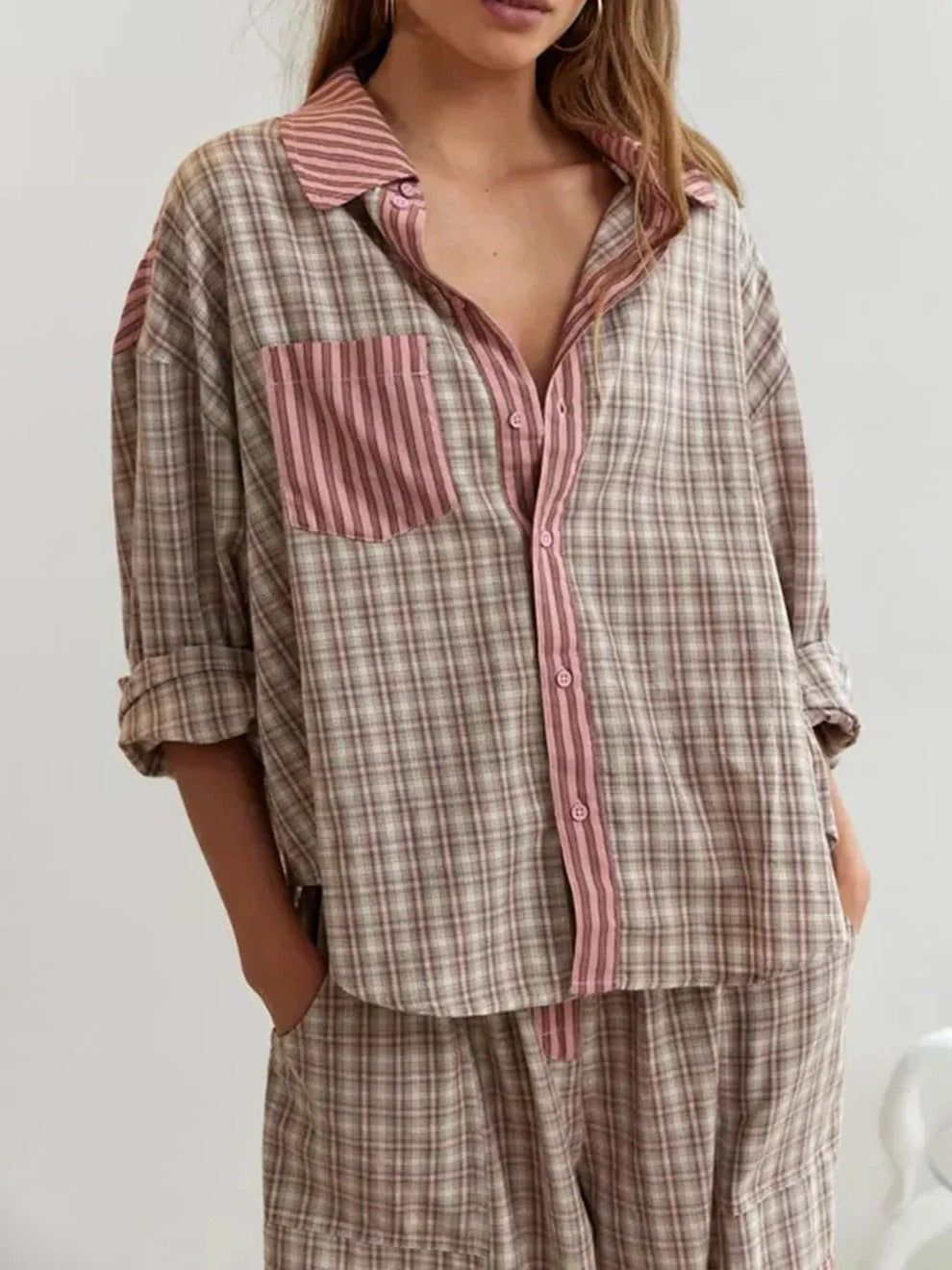 Ladies two piece pyjama set with checked pattern – Wavlynn
